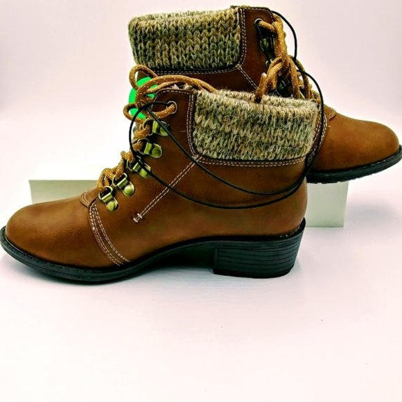 St. John's Bay | Shoes | Nwt Bootsbootiesst Johns Bay Dasherbrown Lace ...
